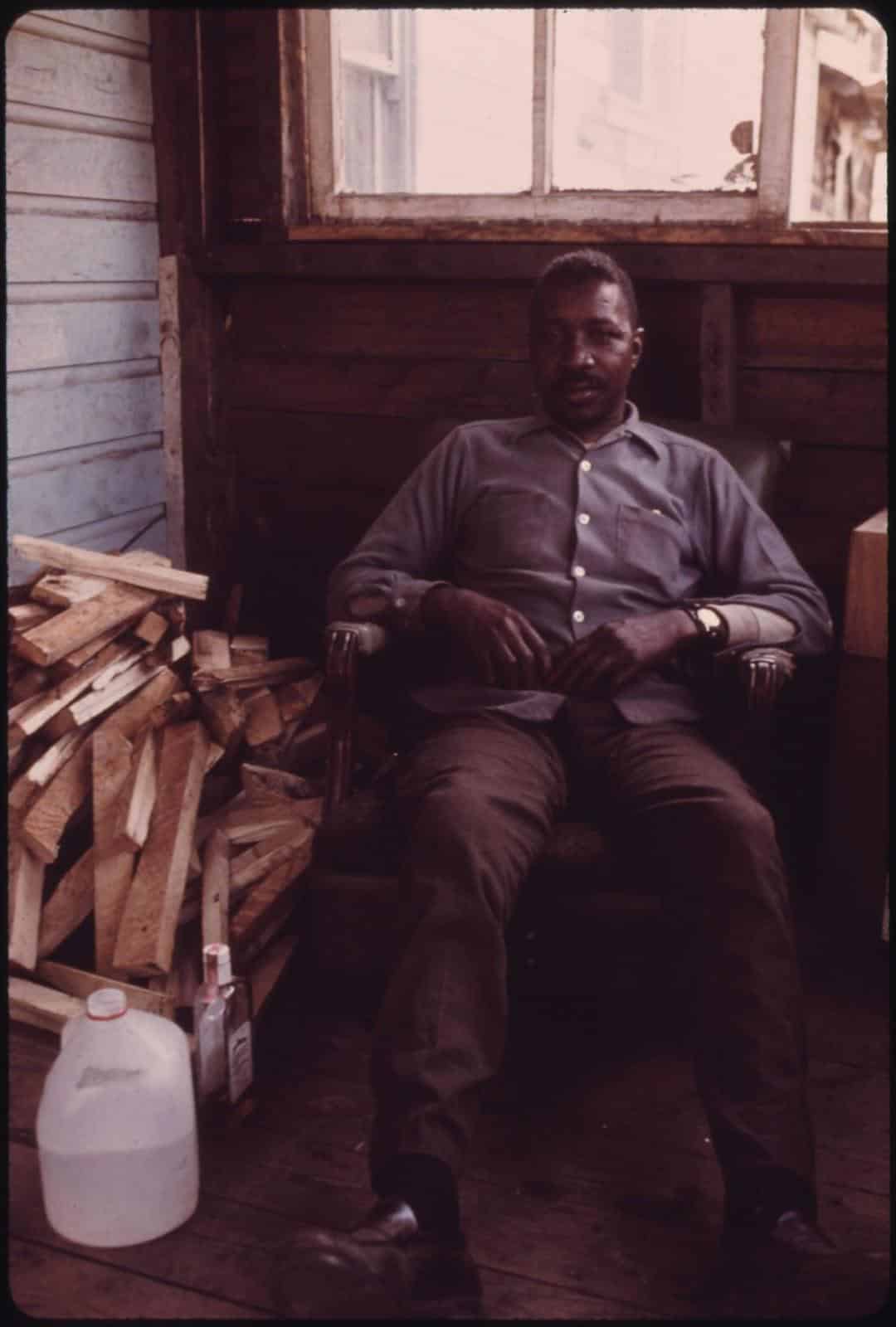 DOCUMERICA: Jack Corn Captured Appalachian Realities – Black By God