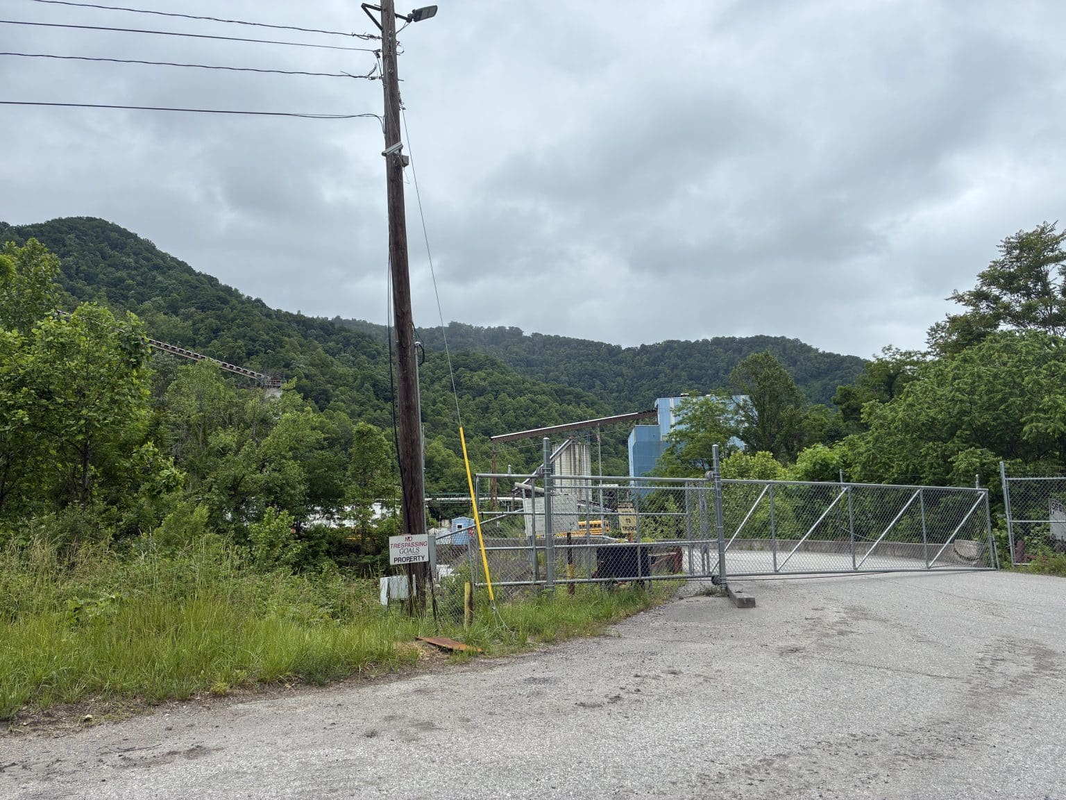 Mollett family successfully returns to family gravesite at Edwight coal ...
